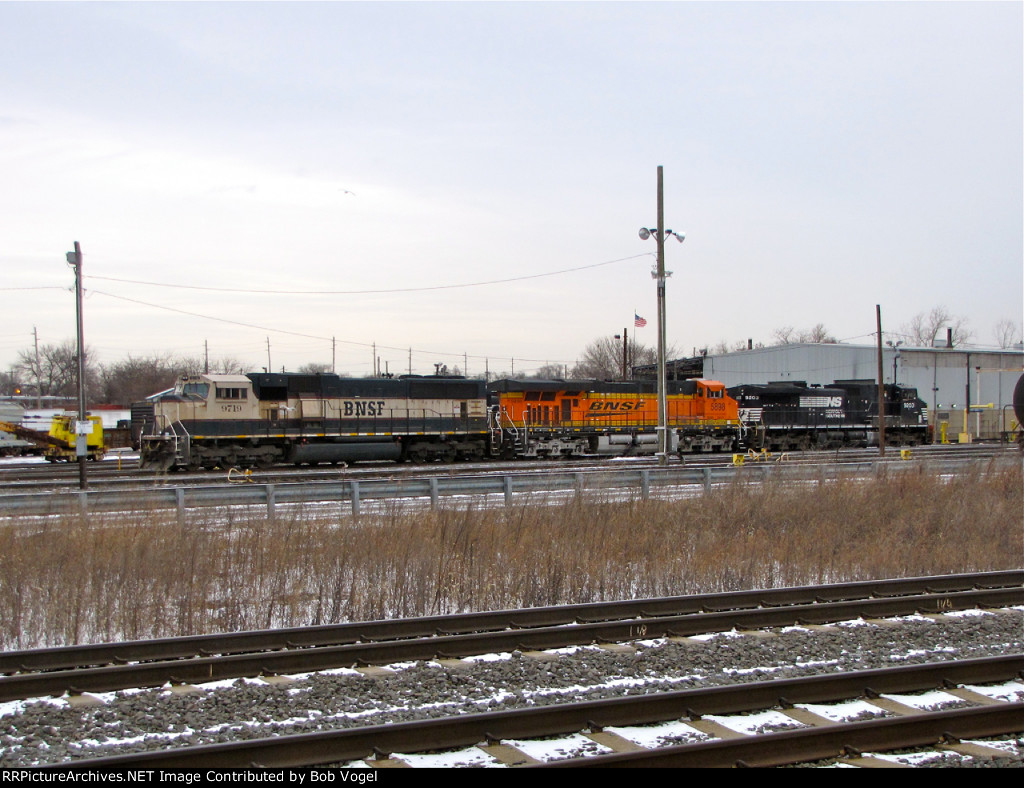 BNSF 9719 and 5898; NS 9203